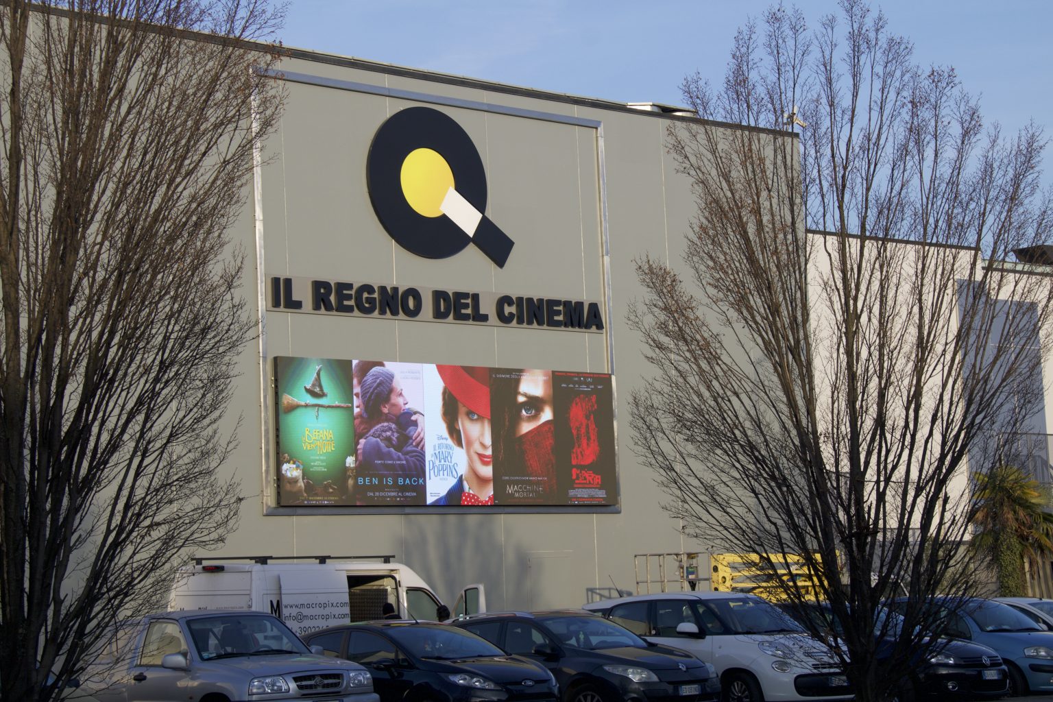 Led screen OZ cinema Brescia | Macropix